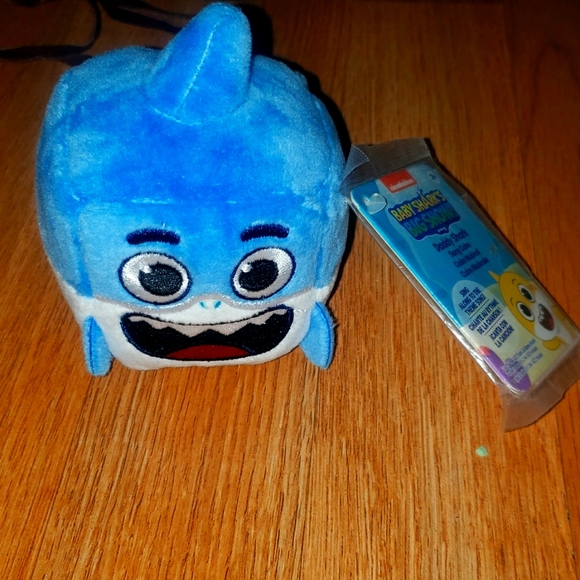 Nickelodeon | Other | Nwt Daddy Shark Song Cube Sing Along Super Cute ...